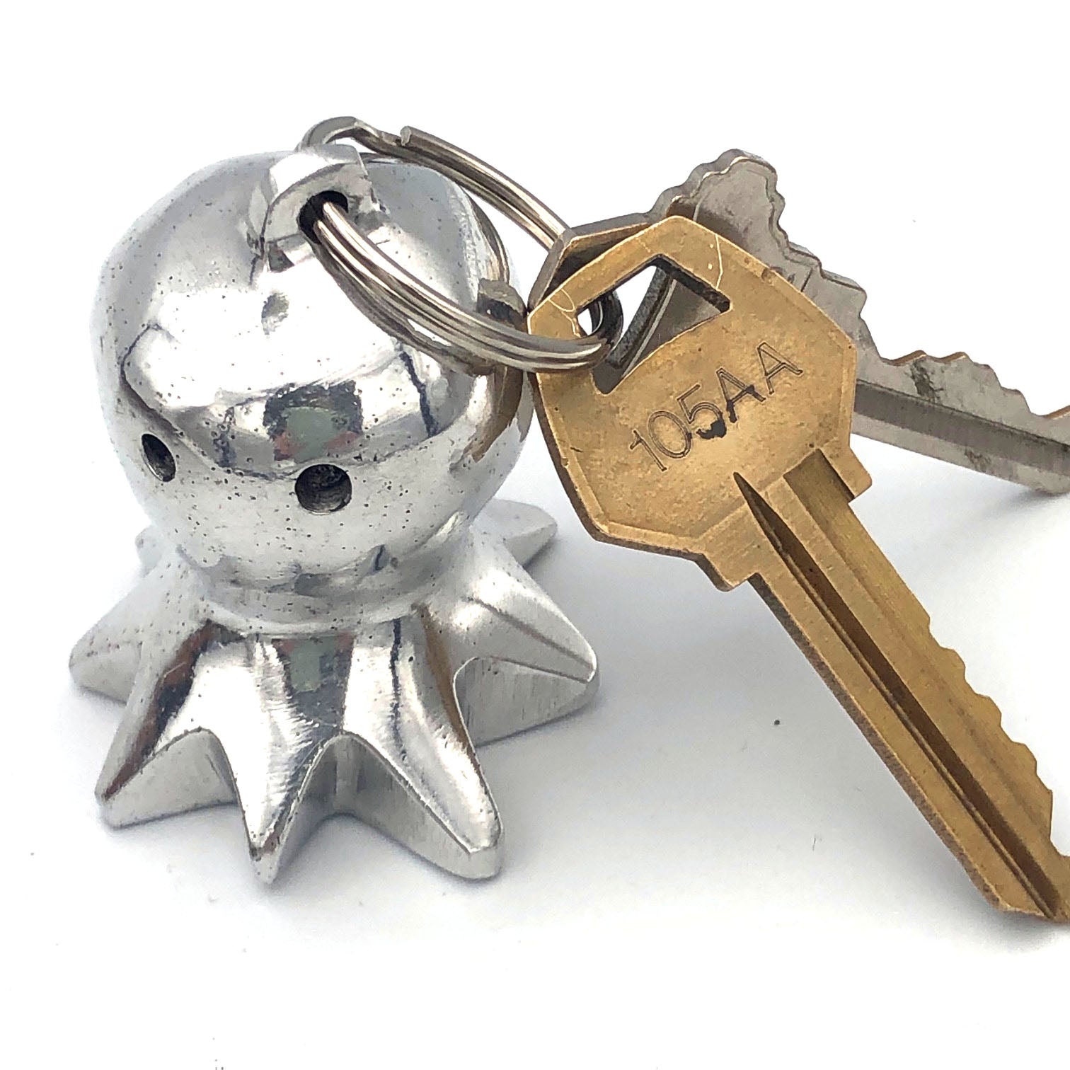 Recycled Aluminum Octopus Keychain – Women of the Cloud Forest